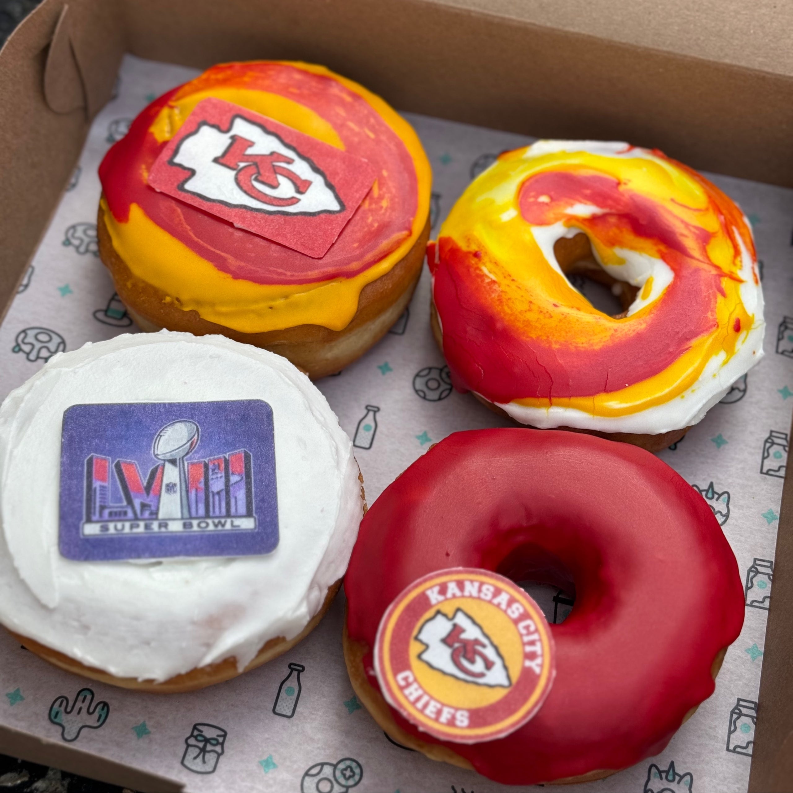 Super Bowl Box Chiefs | The Art of Donut